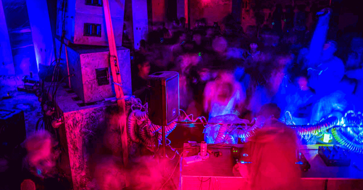 台灣Rave復興三十年：電子音樂、野場與派對的地下浪潮｜端傳媒 Initium Media